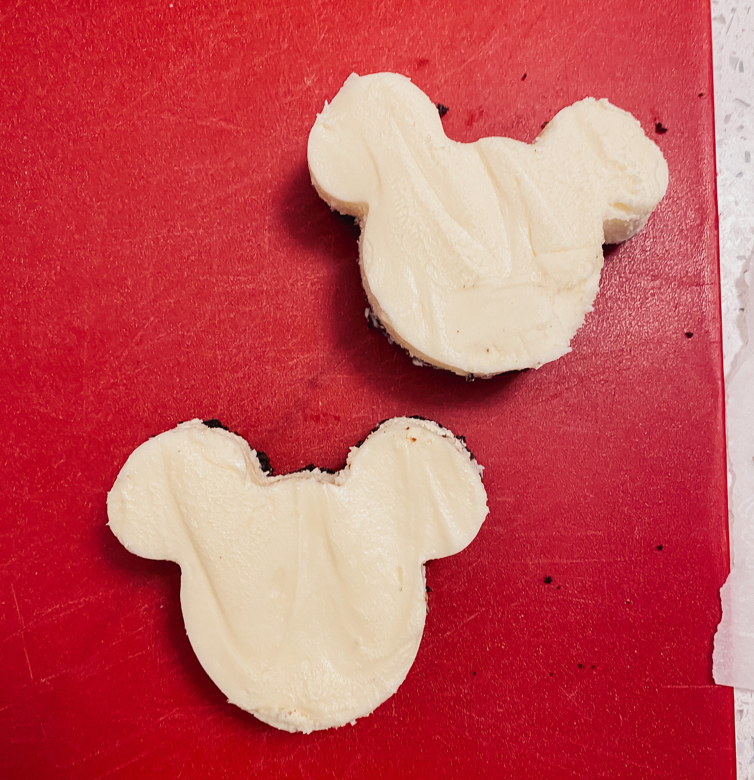 Mickey and Minnie's Sweetheart Cheesecakes - Drop of Disney